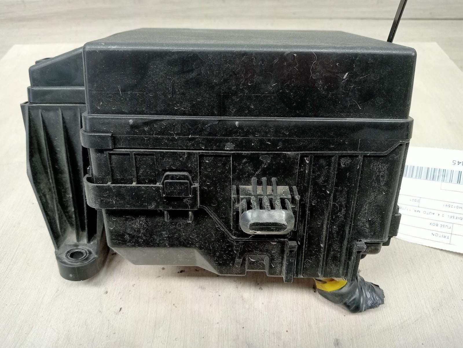 MITSUBISHI TRITON FUSE BOX ENGINE BAY, DIESEL, 2.4, AUTO, MR, 11/18-10 ...