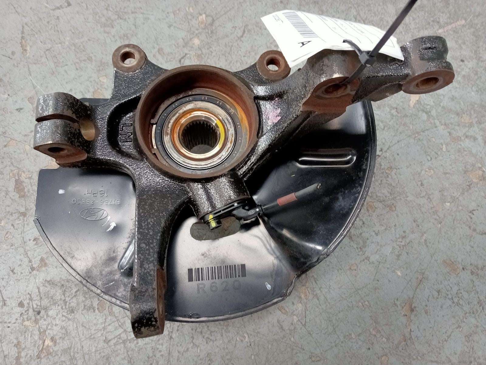 HYUNDAI IX35 RIGHT FRONT HUB ASSEMBLY LM SERIES, 4WD, DIESEL, 11/09-01 ...