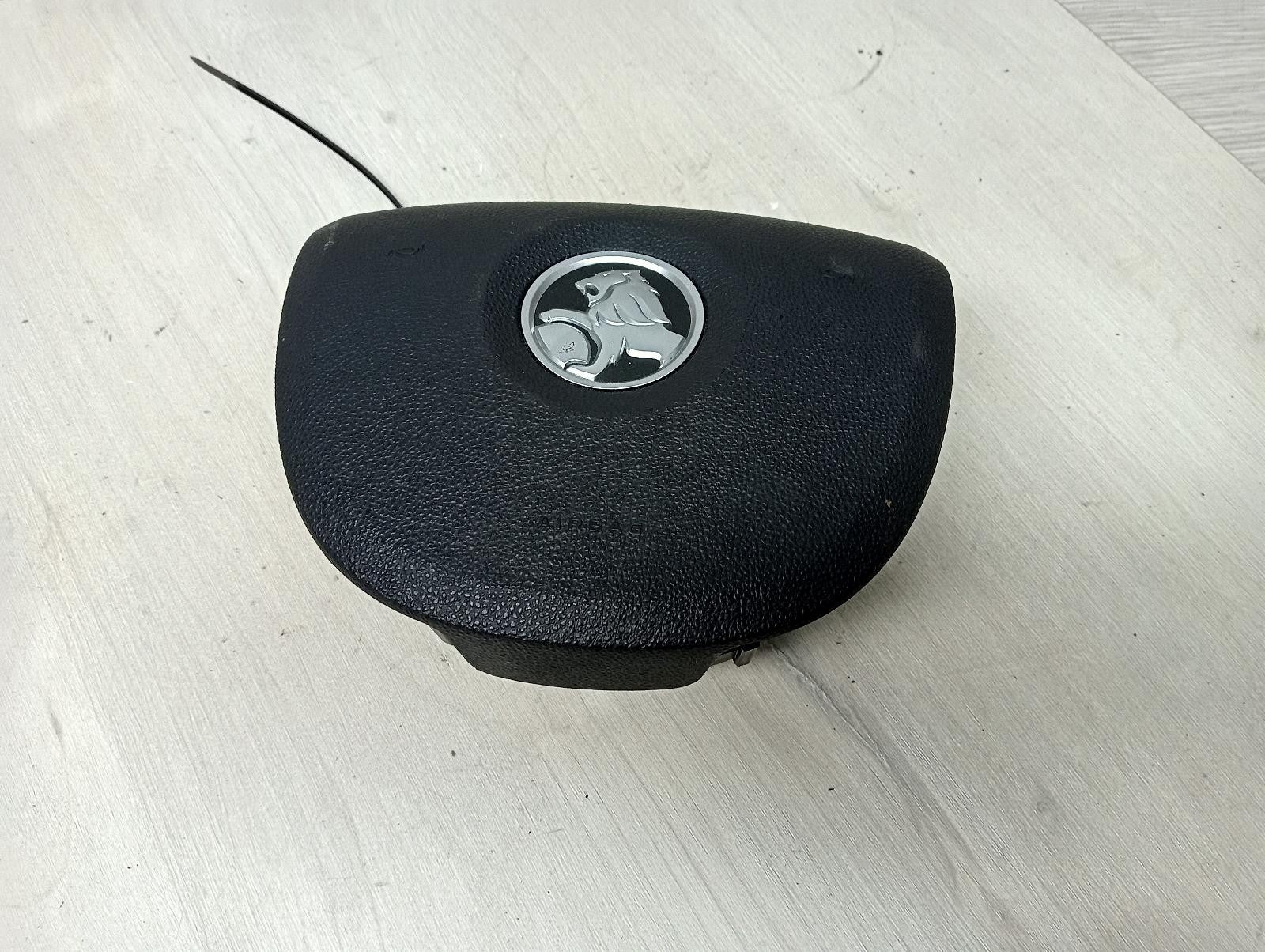HOLDEN COMMODORE RIGHT AIRBAG STEERING WHEEL, VE, SI, NON HSV, 08/06-0 ...