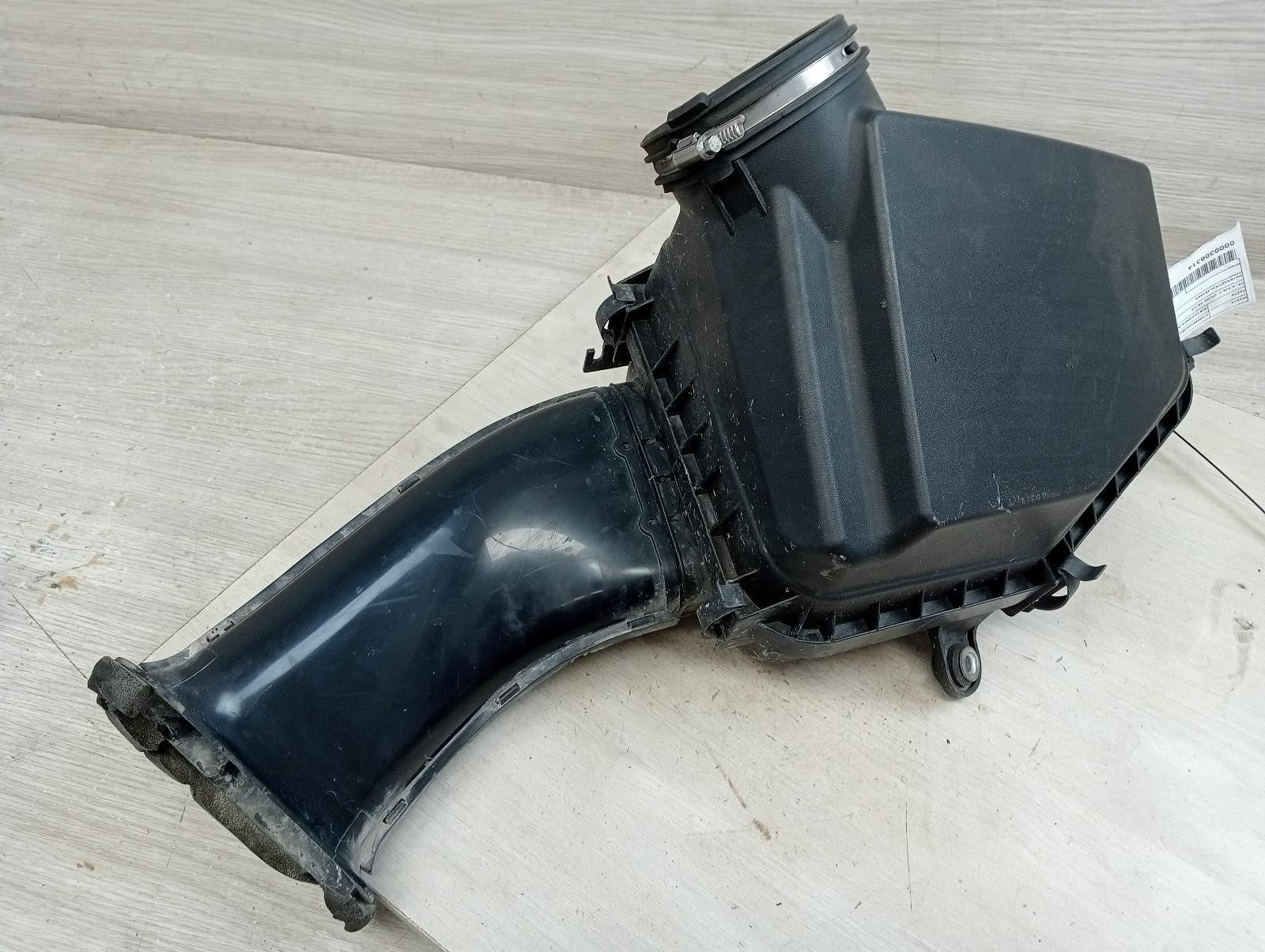 HOLDEN COMMODORE AIR CLEANER/BOX VE, 6.0/6.2, 09/0605/13 2010 – JCS ...