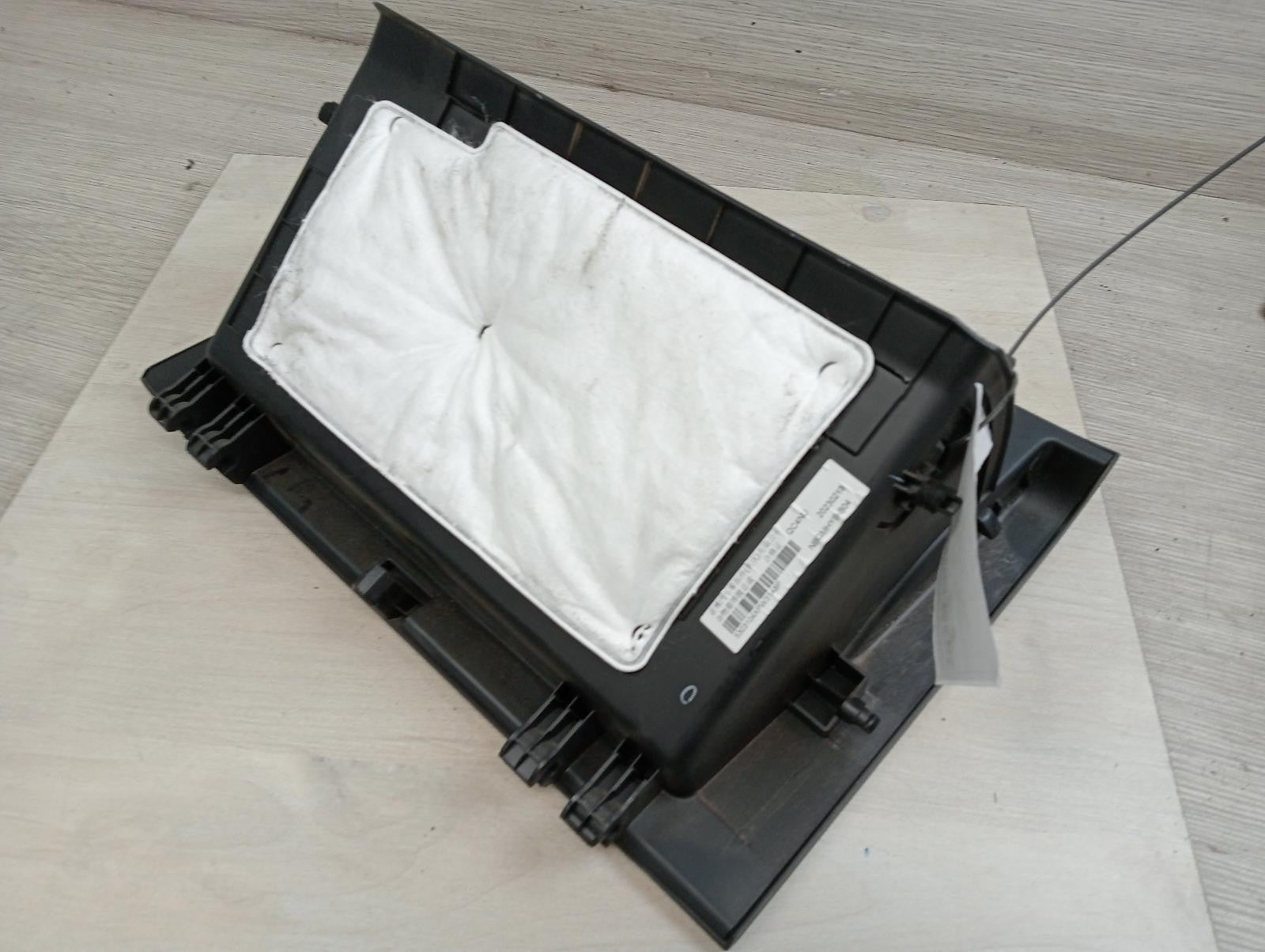 GREAT WALL CANNON UTE GLOVE BOX NPW, L, NON DIAMOND STITCH, 09/20- 202 ...