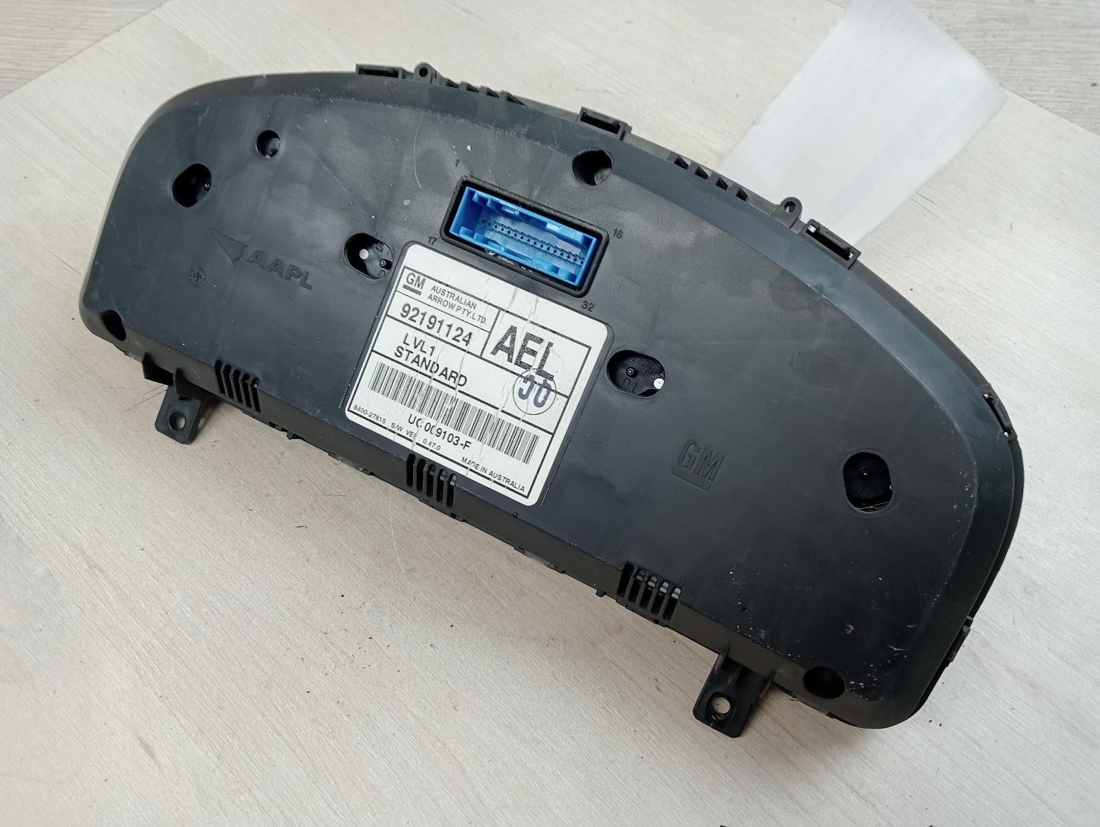 HOLDEN CREWMAN INSTRUMENT CLUSTER AUTO, STANDARD TYPE, VZ, 08/04-09/07 ...