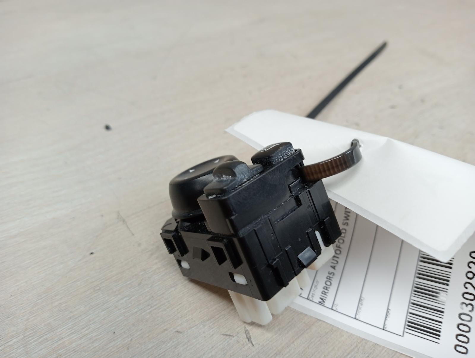 NISSAN QASHQAI MISC SWITCH/RELAY MIRRORS AUTOFOLD SWITCH, J11, 12/13-0 ...