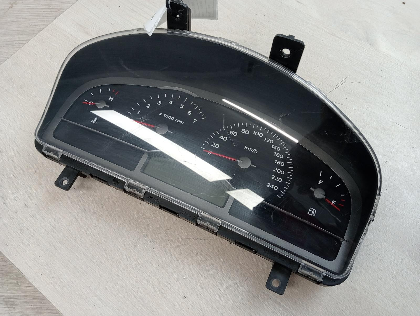HOLDEN CREWMAN INSTRUMENT CLUSTER AUTO, STANDARD TYPE, VZ, 08/04-09/07 ...