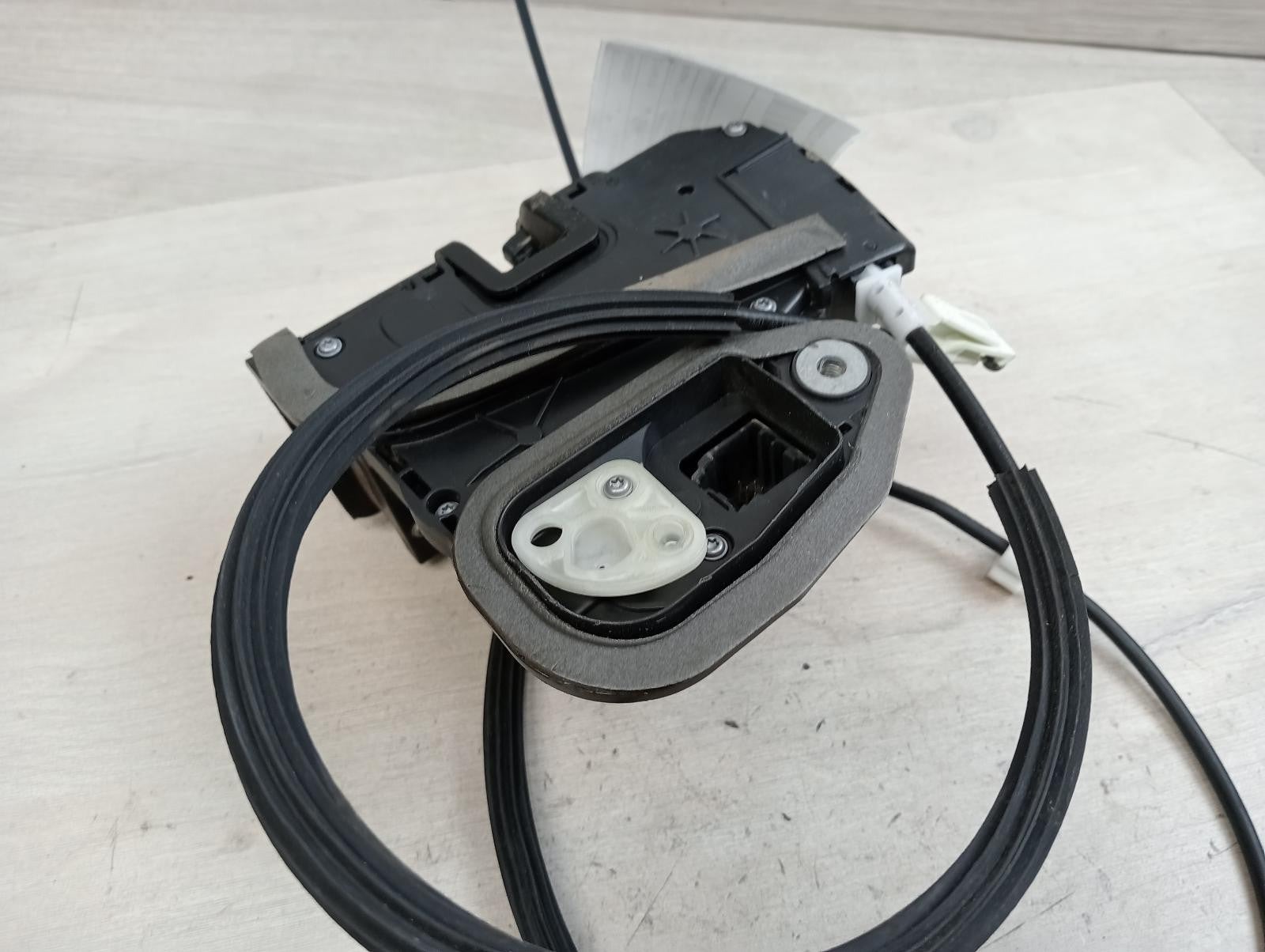 HOLDEN EQUINOX LOCK MECHANISM RIGHT FRONT DOOR LOCK, EQ, 09/17-12/20 2 ...