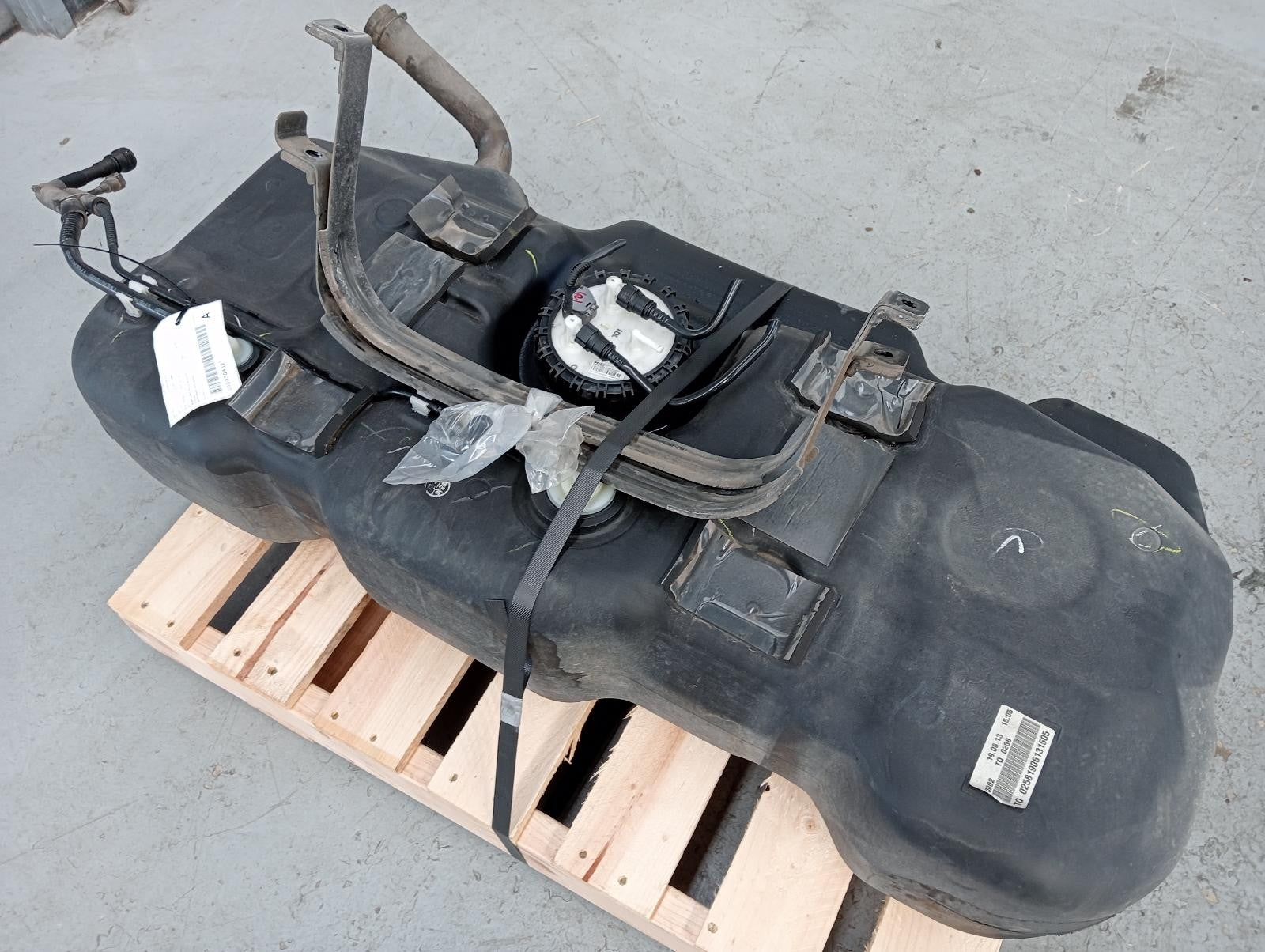 HYUNDAI ILOAD/IMAX FUEL TANK TQ, DIESEL, 11/07-07/15 2013 – JCS Parts ...